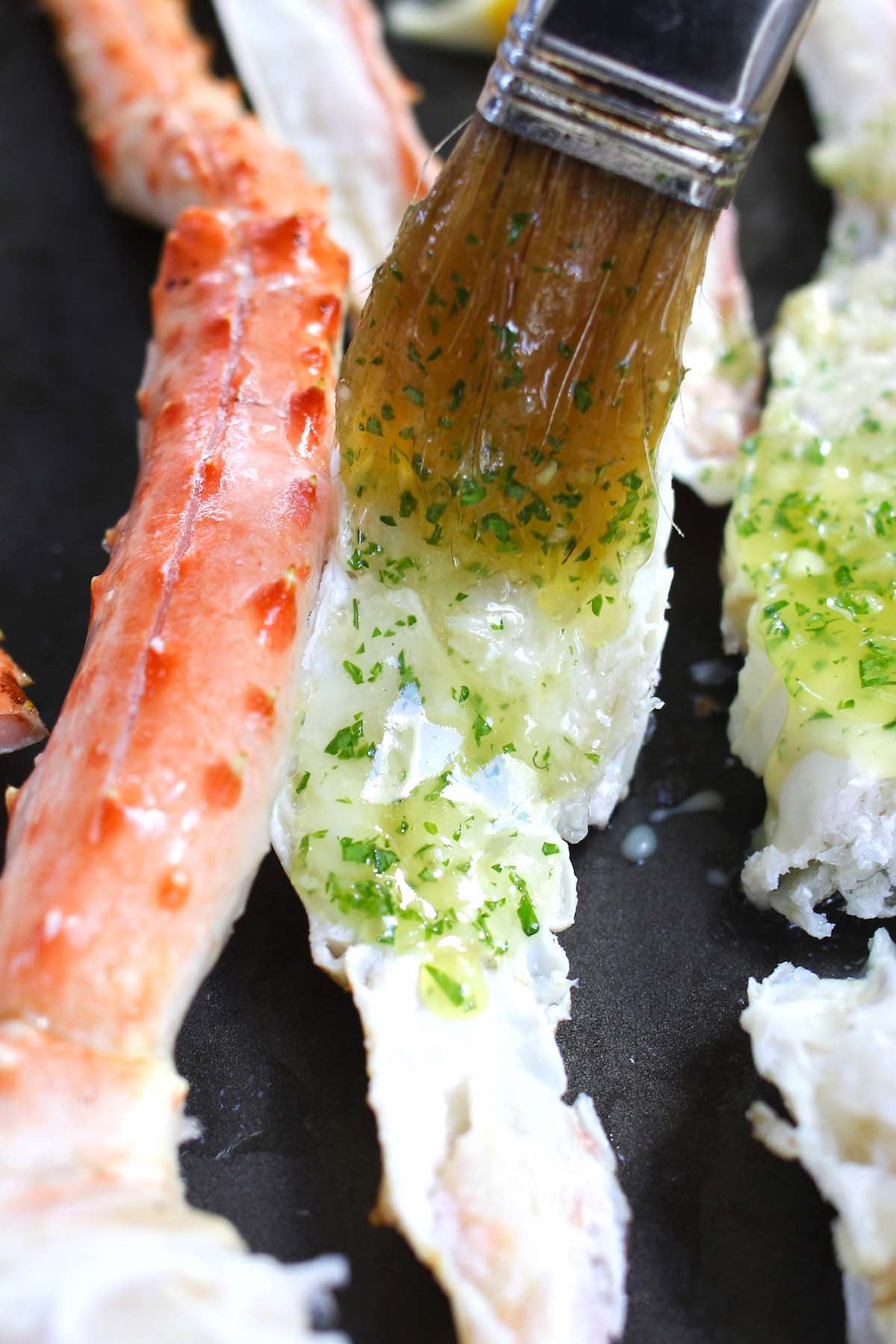 Snow Crab vs King Crab {Differences + How to Cook Crab Legs}
