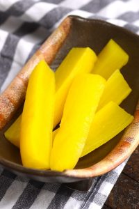 What is Oshinko (What Does It Taste Like and Oshinko Roll Recipe)