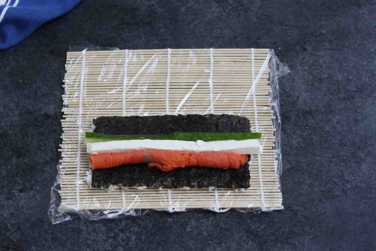 Philadelphia Roll {With Smoked Salmon and Cream Cheese}