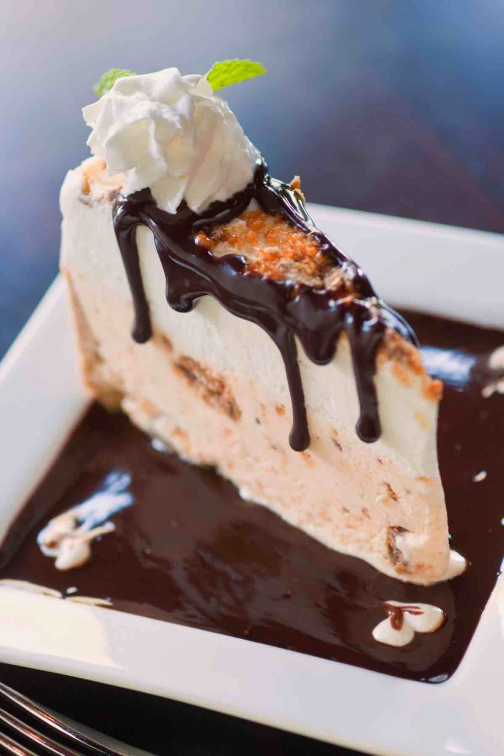 10 Best Ice Cream Sundaes That Everyone Will Love - IzzyCooking