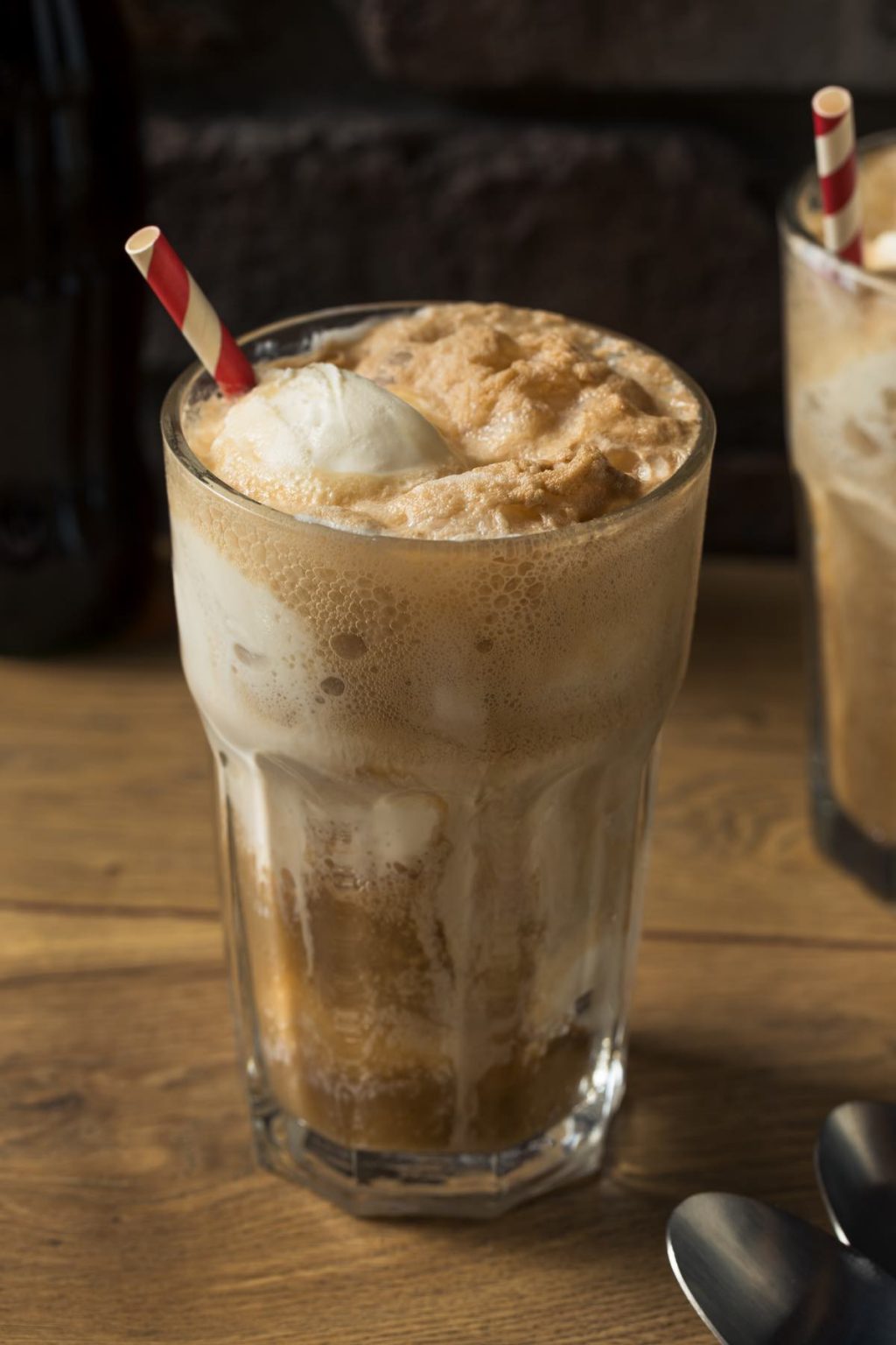 Best Ice Cream Float (Easy Coke Float) - IzzyCooking