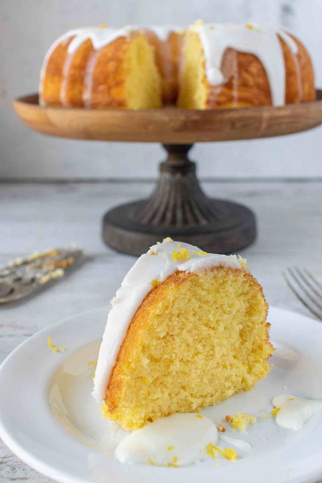 31 Easy Cake Mix Recipes (Best Desserts Using Cake Mix) - IzzyCooking