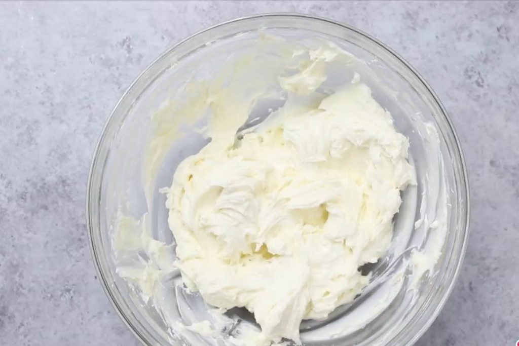 Best Cheesecake Filling (For Baked and No-Bake Cheesecake) - IzzyCooking