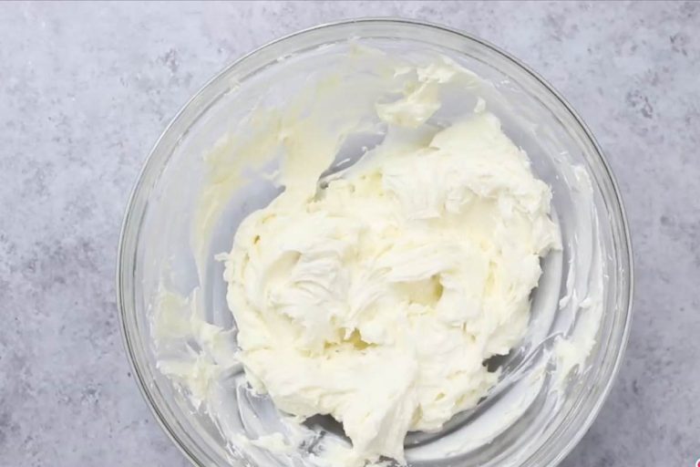 Best Cheesecake Filling (For Baked and No-Bake Cheesecake) - IzzyCooking