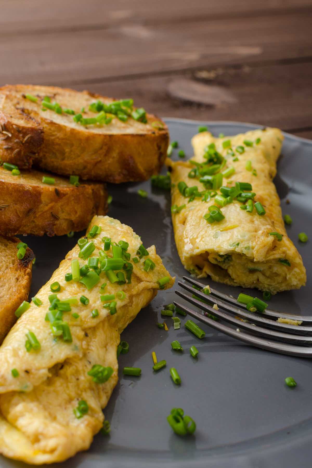 20 Popular French Breakfast Foods and Recipes - IzzyCooking