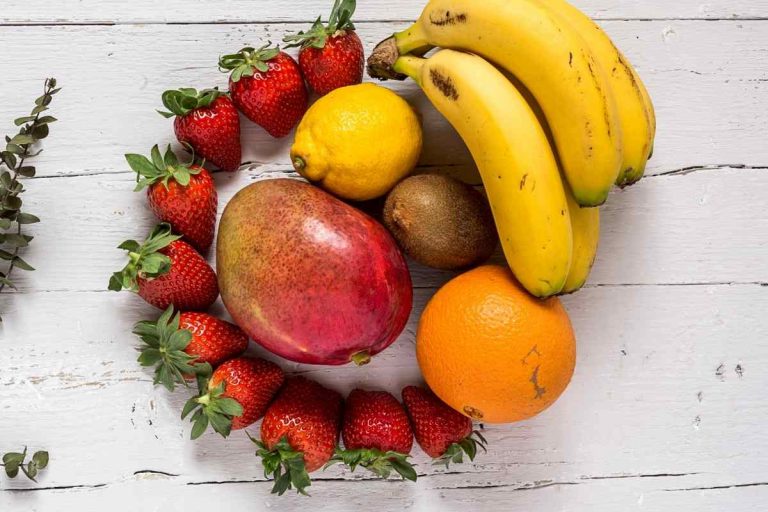 How to Tell if a Mango Is Ripe (Pro Tips) - IzzyCooking