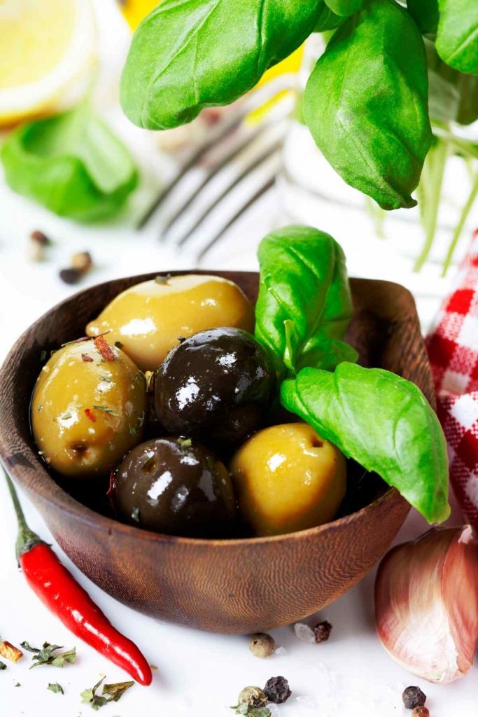 30+ Best Chili Toppings for an Amazing Chili Bar - IzzyCooking