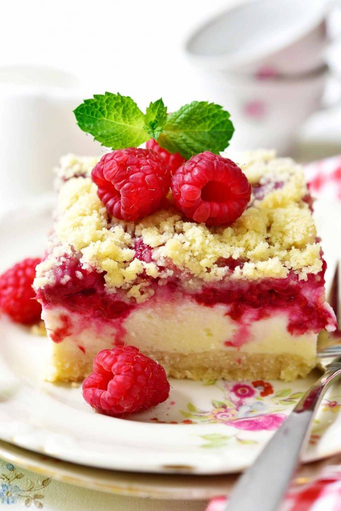 17 Popular Raspberry Desserts (Recipes That Are Easy to Make) - IzzyCooking