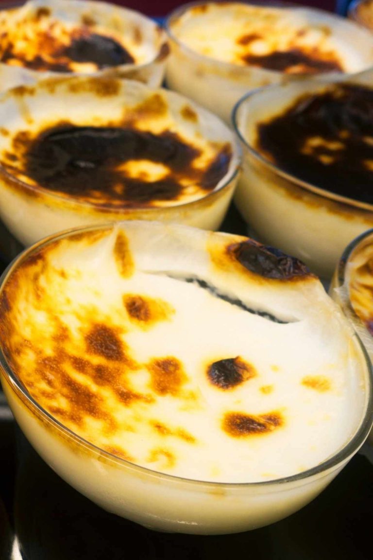 24 Popular Turkish Desserts - IzzyCooking