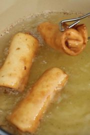 Xangos (Strawberry Cheesecake Chimichangas) - IzzyCooking