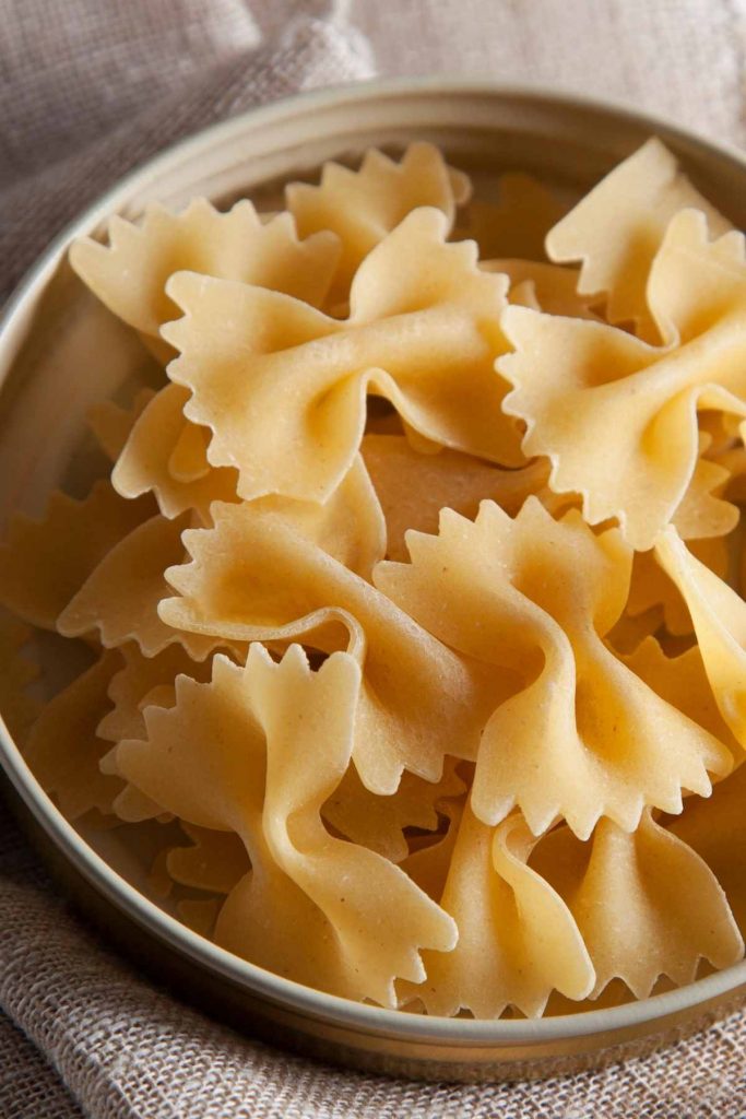 Creamy Farfalle Pasta Recipe - IzzyCooking
