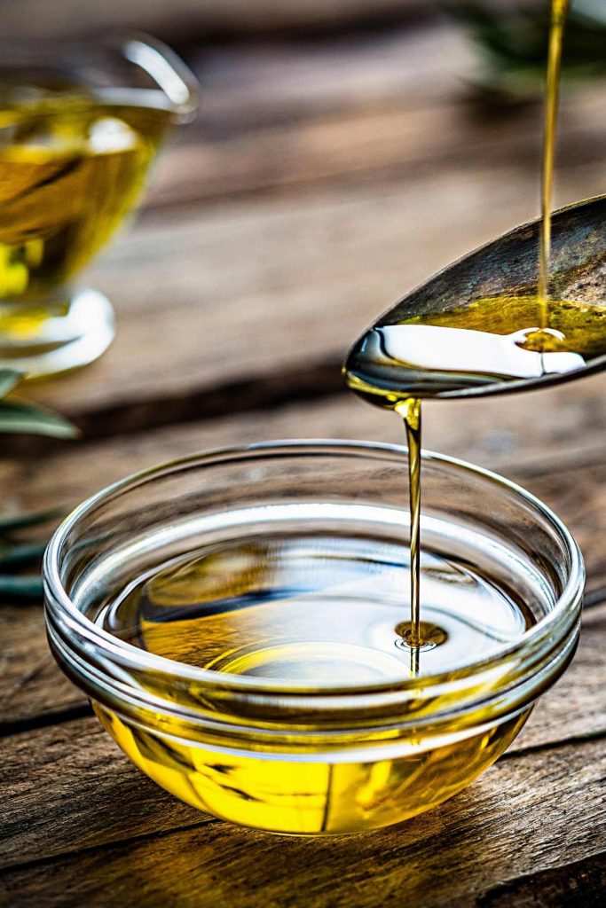 What is EVOO (Extra Virgin Olive Oil) - IzzyCooking