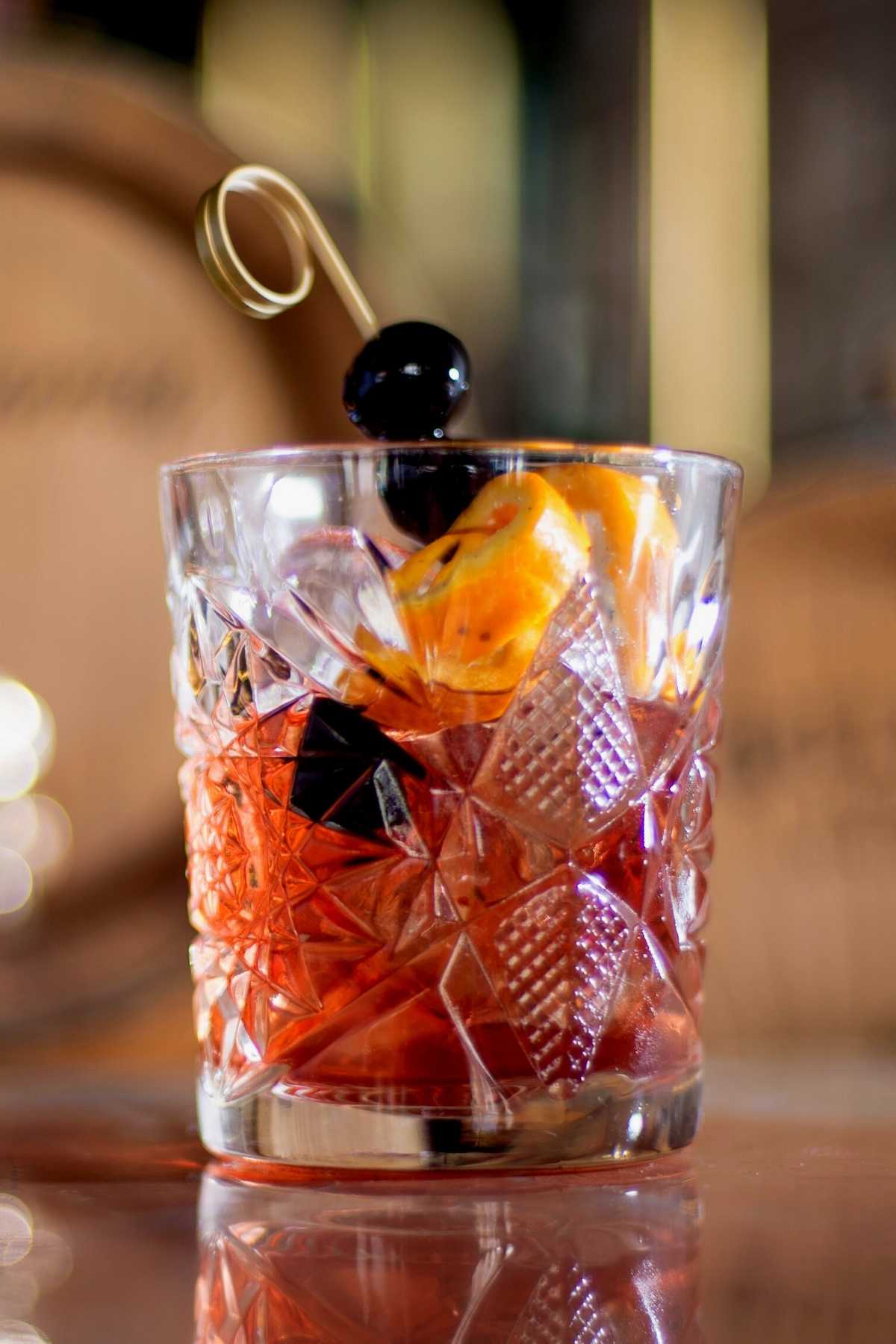 17 Best Whiskey Drinks - IzzyCooking