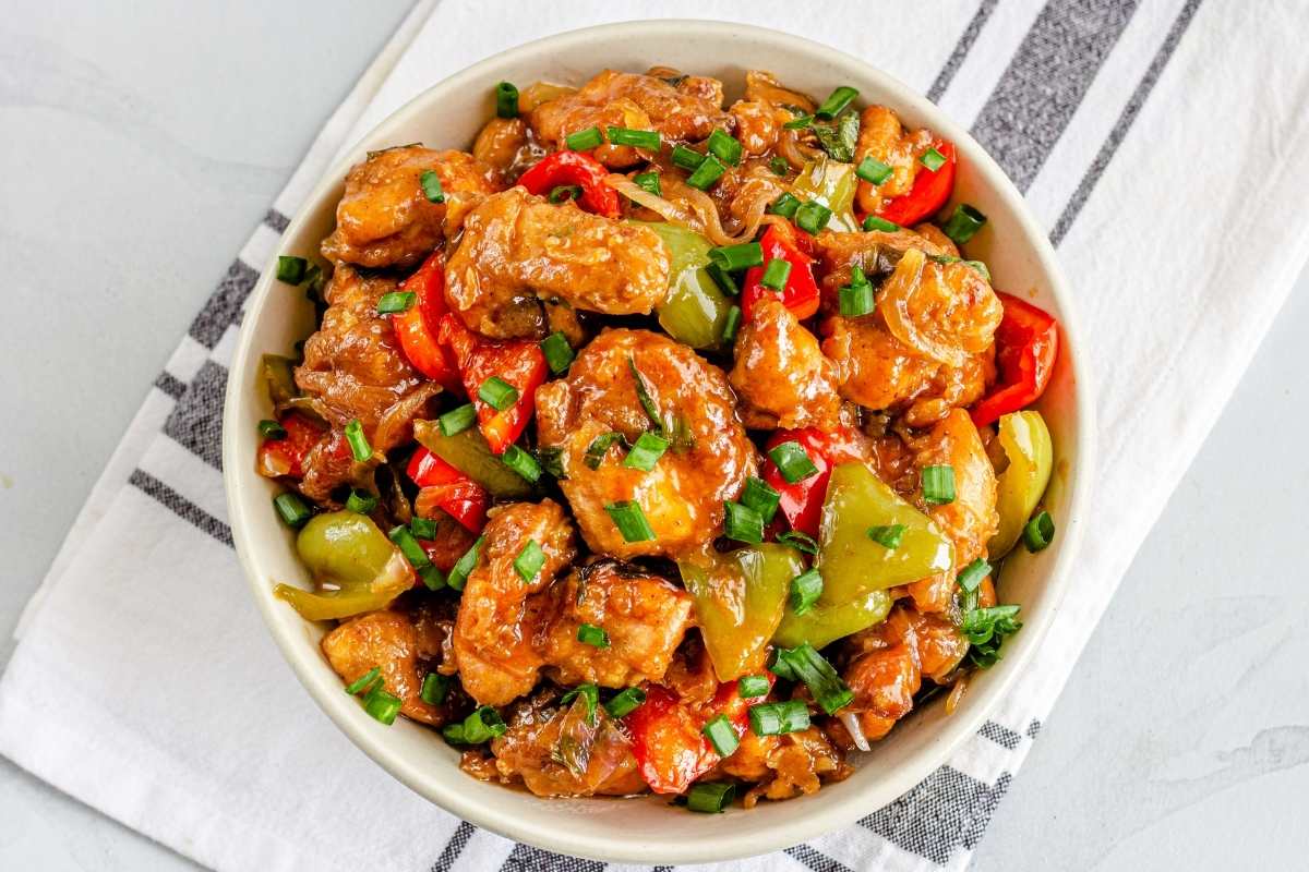 Chinese Chicken With Garlic Sauce - IzzyCooking