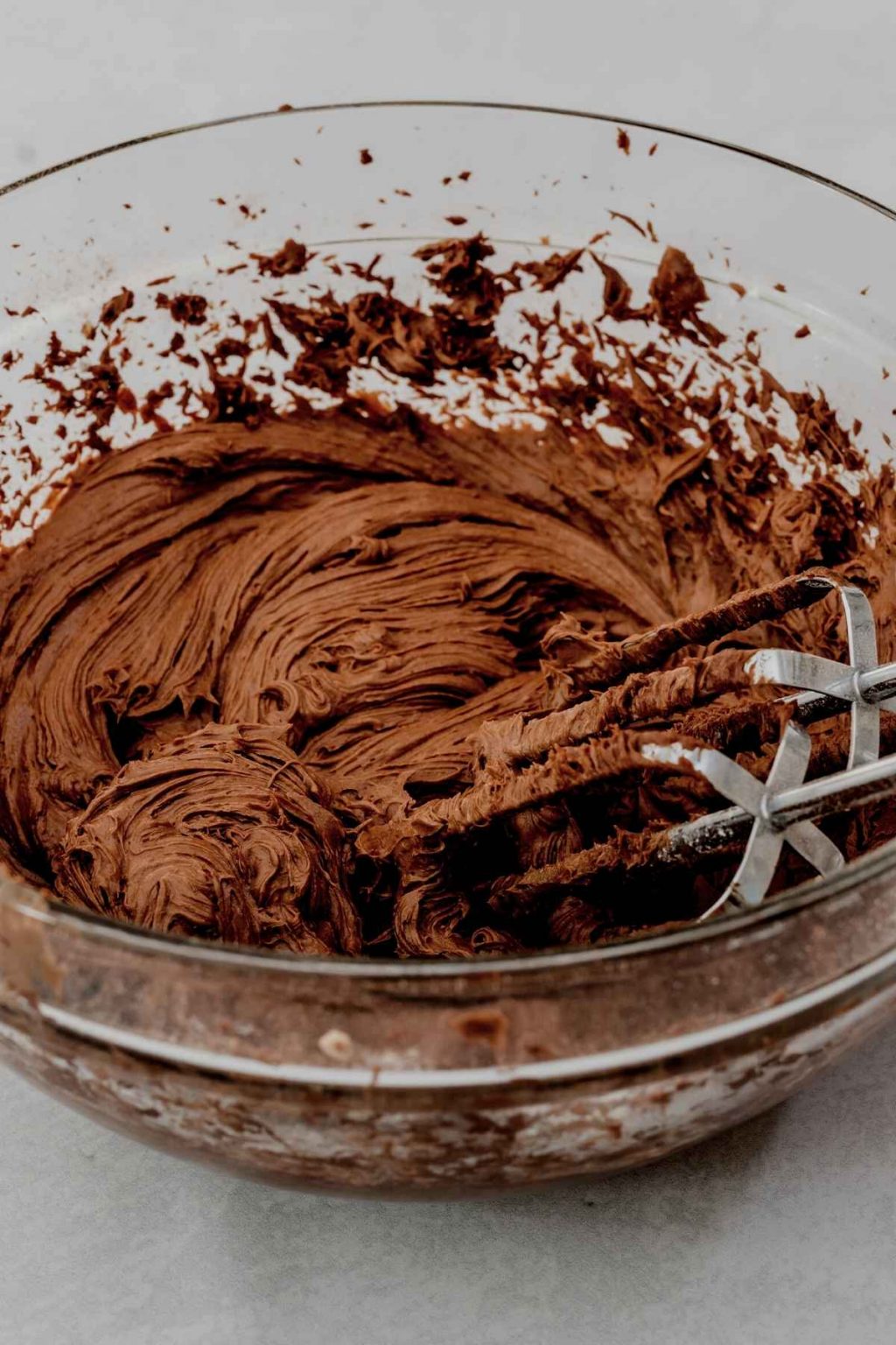 Chocolate Ganache Frosting - IzzyCooking