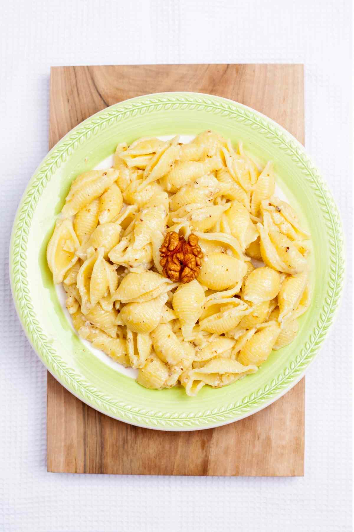 12 Best Shell Pasta Recipes - IzzyCooking