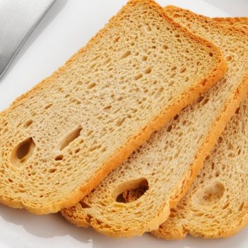 Easy Melba Toast - IzzyCooking