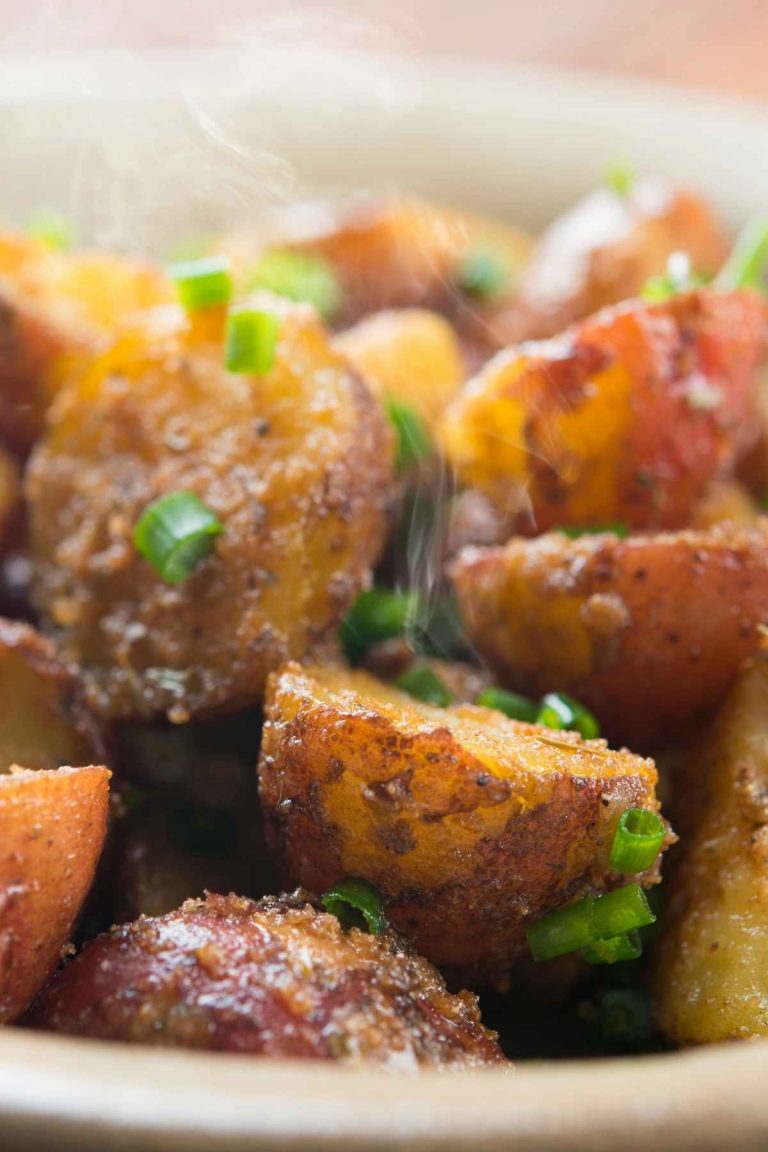 Easy Roasted Red Potatoes - IzzyCooking