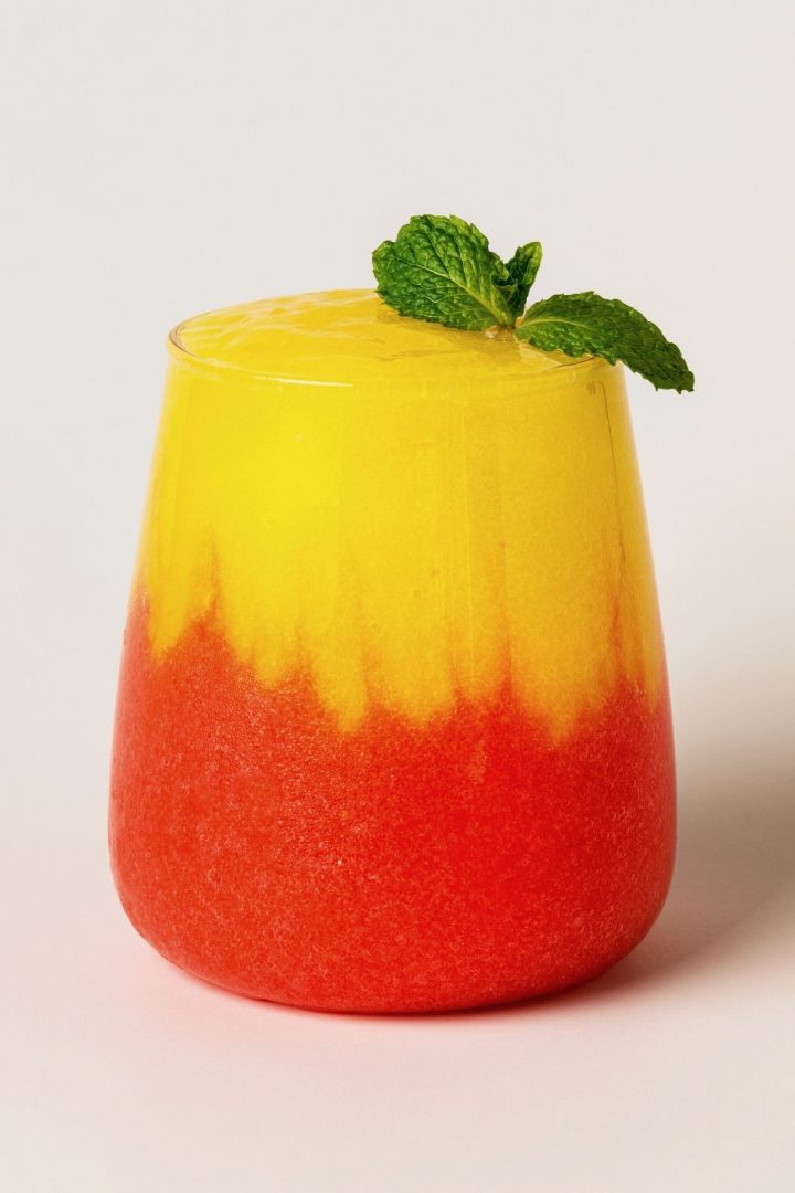 16 Easy Pink Cocktails - IzzyCooking