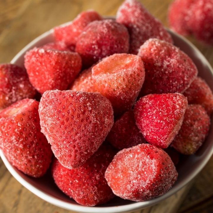 How to Freeze Strawberries and Frozen Strawberry Recipes - IzzyCooking