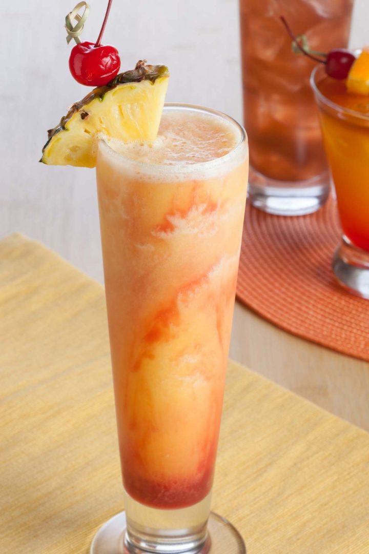 7 Best Hennessy Cocktails - IzzyCooking