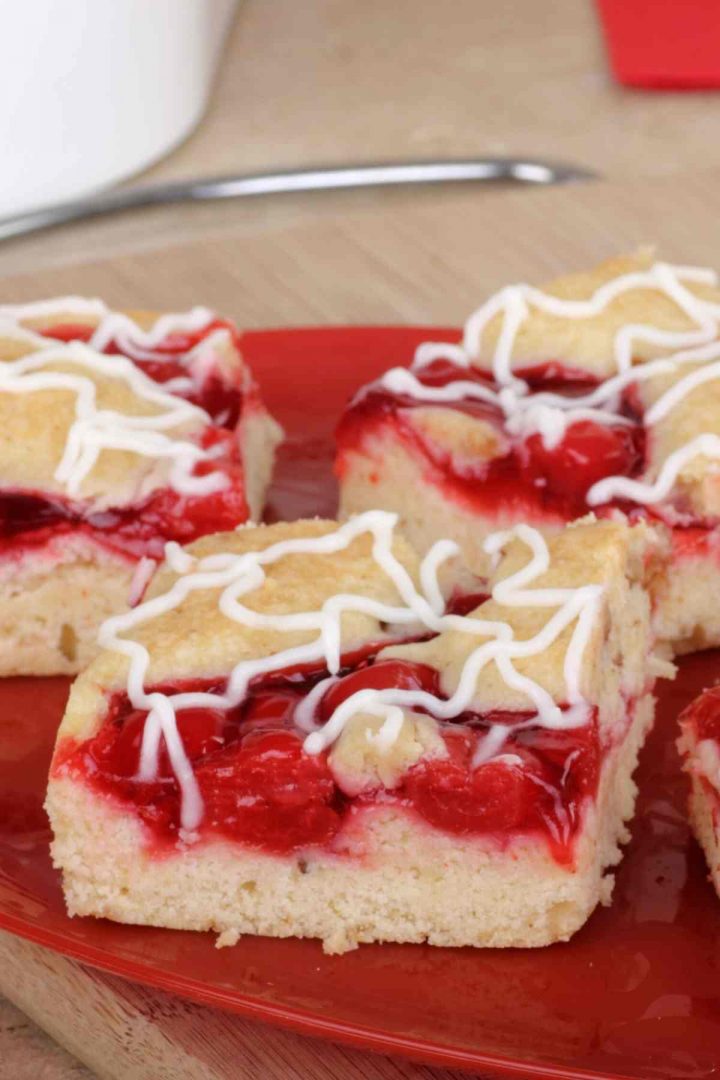 27 Easy Dessert Bar Recipes - IzzyCooking