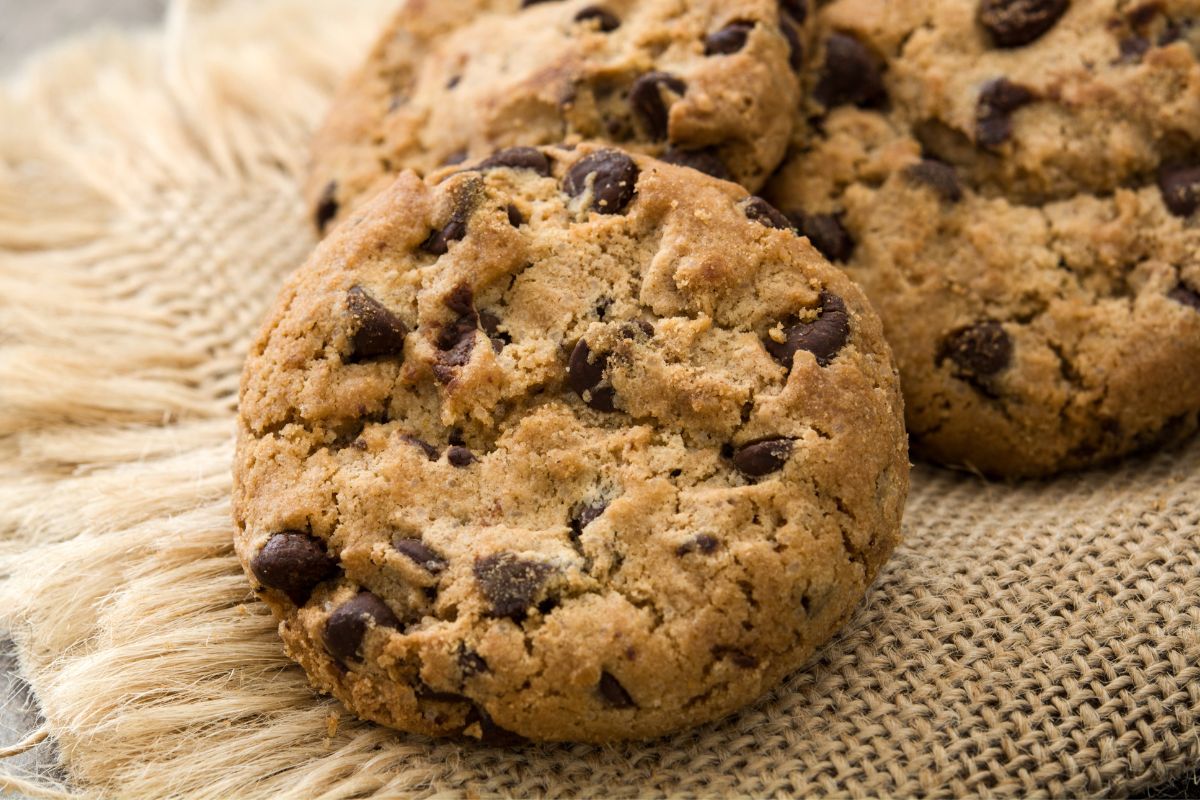 Best Keto Cookies Recipes (Easy and Low Carb) - IzzyCooking