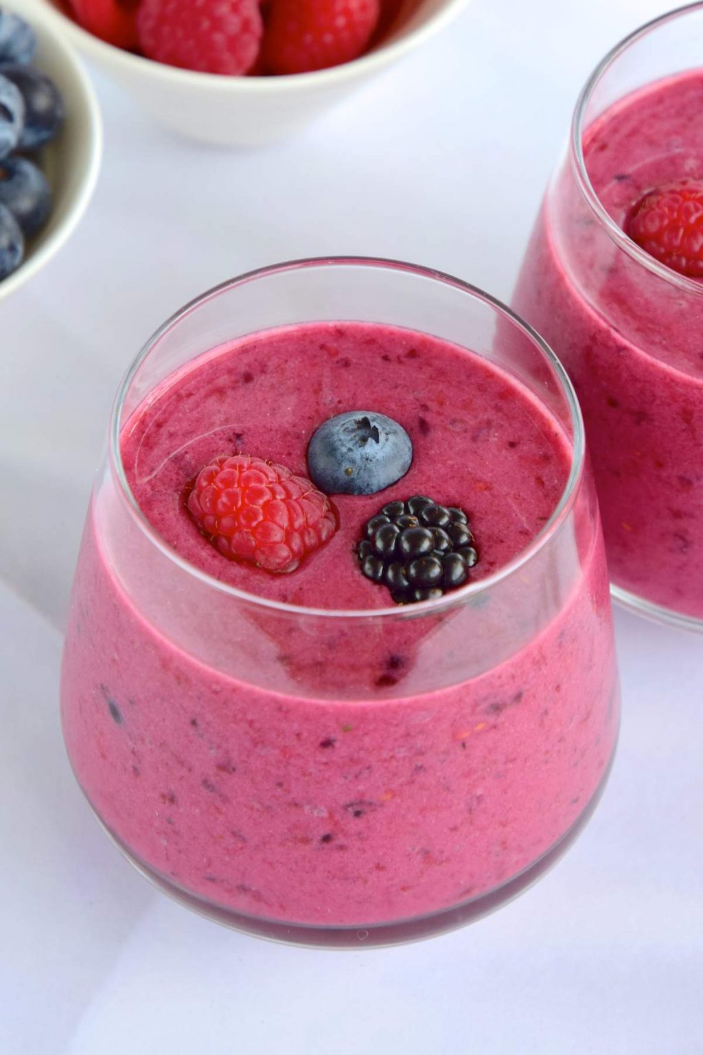 18 Easy and Healthy Frozen Fruit Smoothie Recipes - IzzyCooking 18 Easy and Healthy Frozen Fruit Smoothie Recipes - IzzyCooking