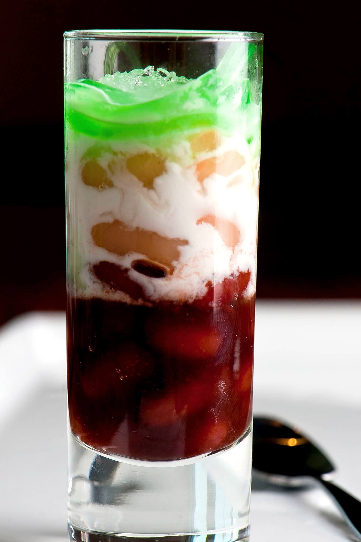 Popular Vietnamese Desserts that are Easy to Make at Home - IzzyCooking