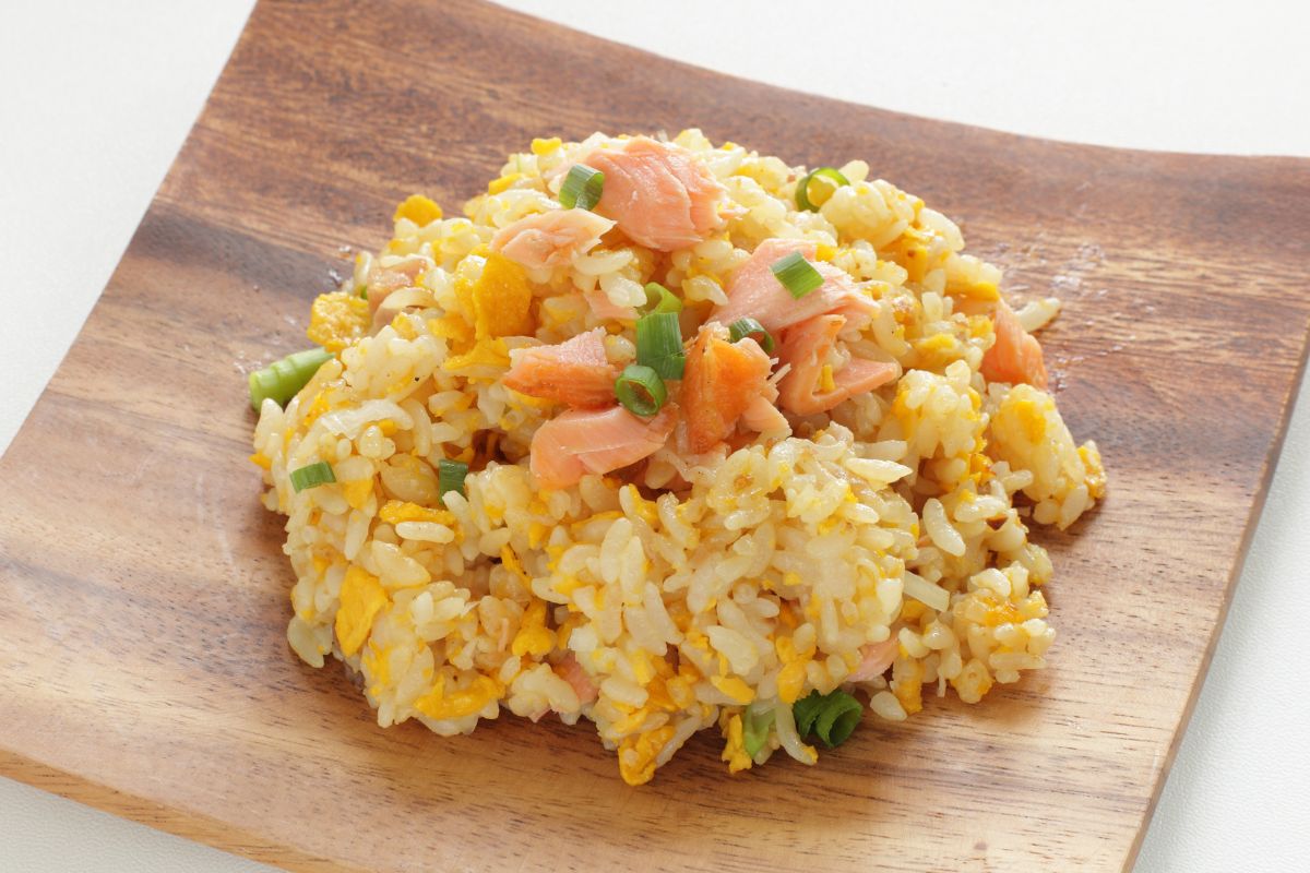 Easy Salmon And Rice Recipe - IzzyCooking