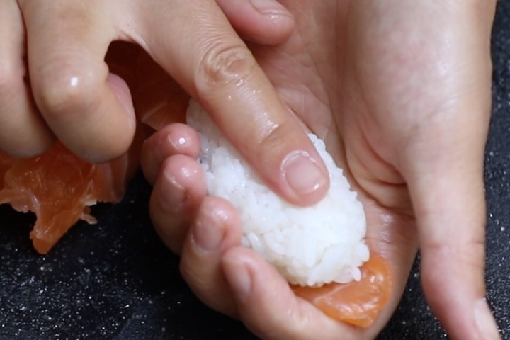 Easy Salmon Nigiri