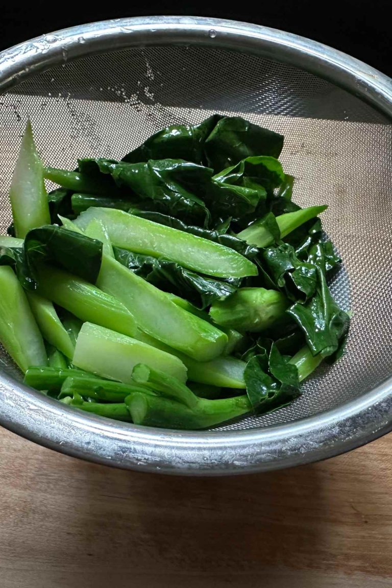 10-Minute Chinese Broccoli Stir Fry in Garlic Sauce