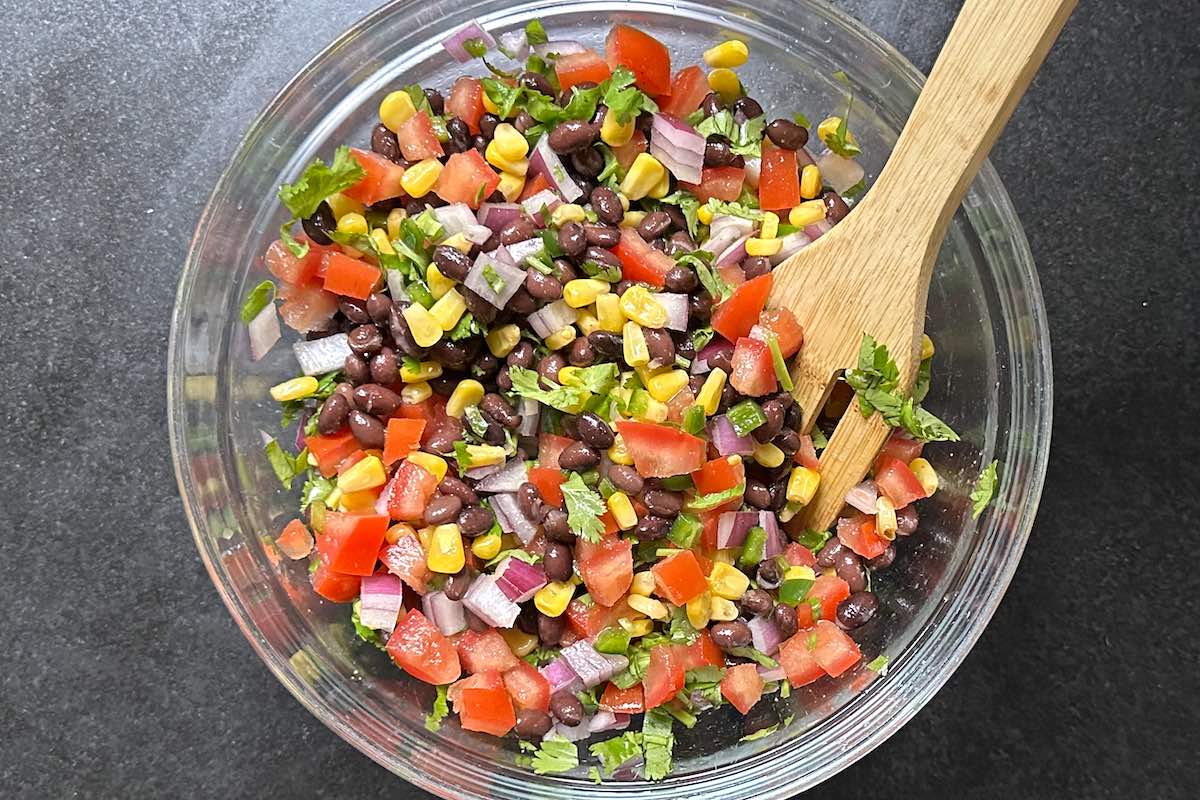 Black Bean and Corn Salsa - IzzyCooking